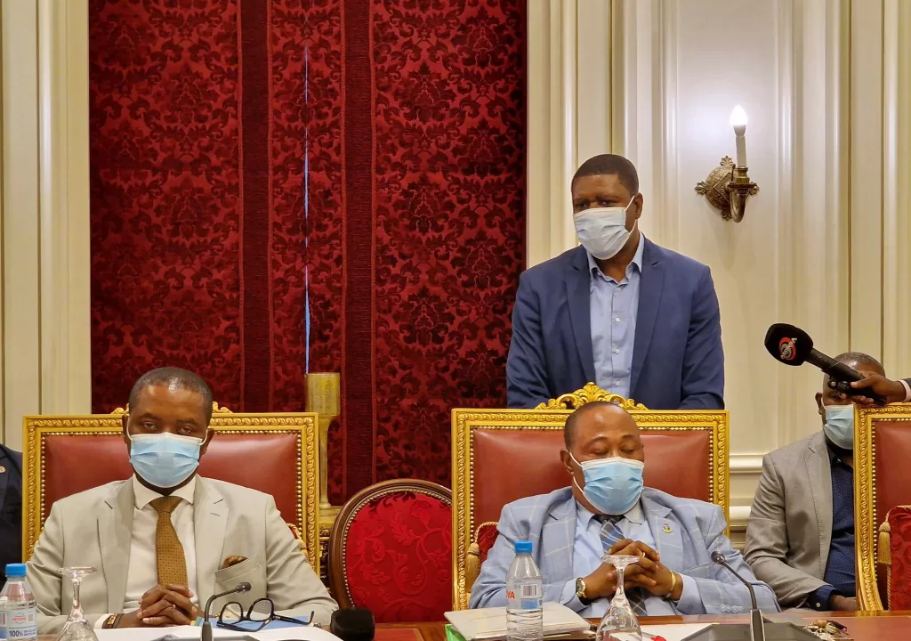 Son of Equatorial Guinea President held over sale of plane